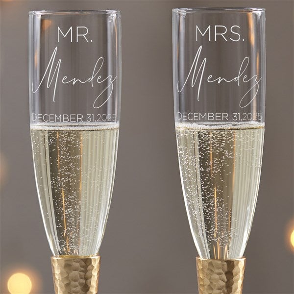 Personalized Gold Hammered Wedding Champagne Flute Set - Elegant Couple