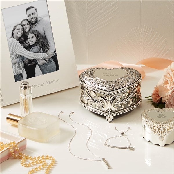 Engraved Friendship Floral Heart Music Box