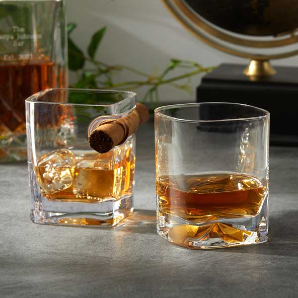 Engraved Skull & Crossbones Whiskey Rocks Glass